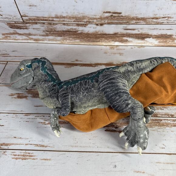 Jurassic World | Toys | Jurassic World Realfx Baby Blue Hyperrealistic ...
